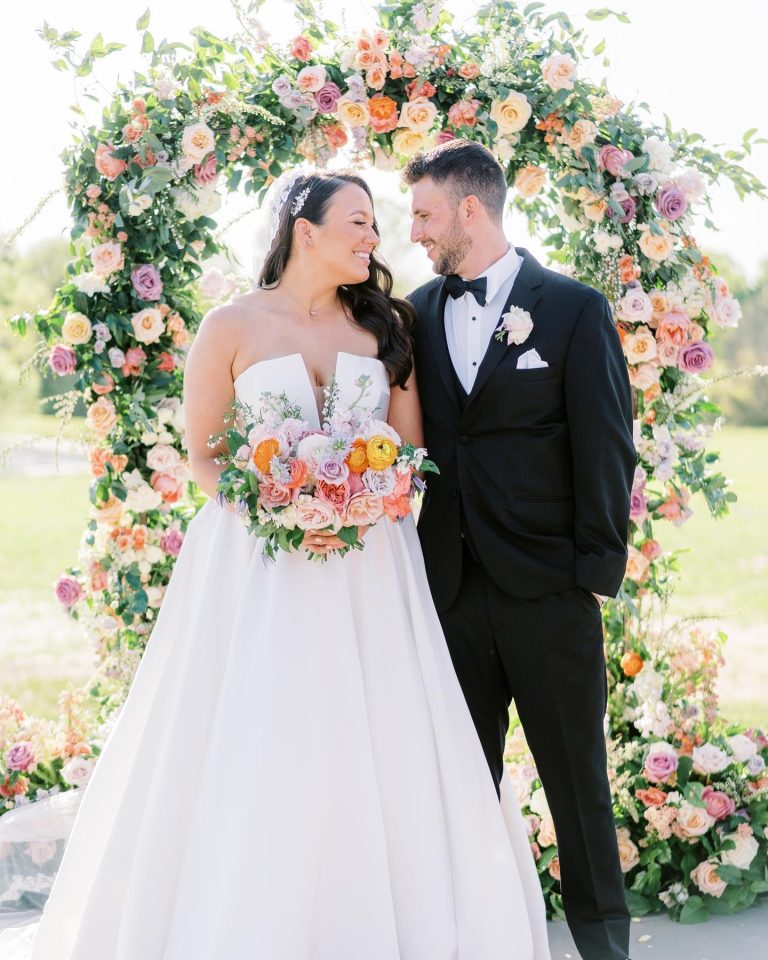 A Floral-Filled Spring Wedding Inspired by Texas Sunset Shades