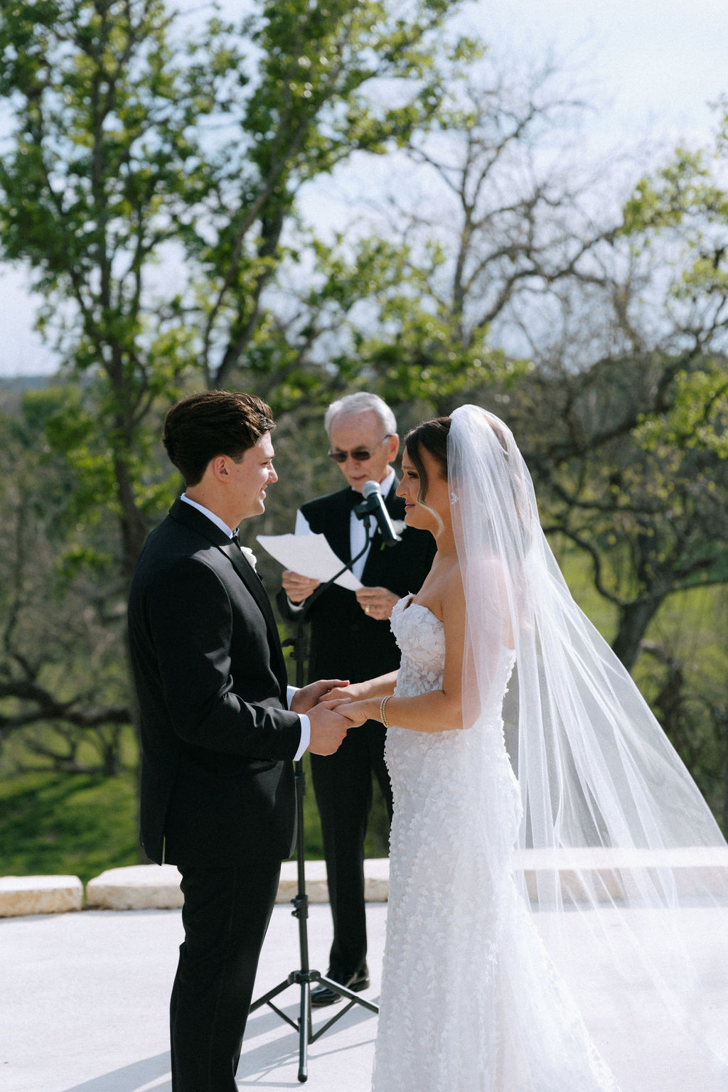 Black & White Ranch Wedding at Dos Palomas in Boerne | San Antonio Wedding