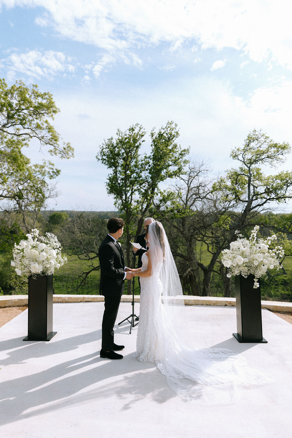 Black & White Ranch Wedding at Dos Palomas in Boerne | San Antonio Wedding