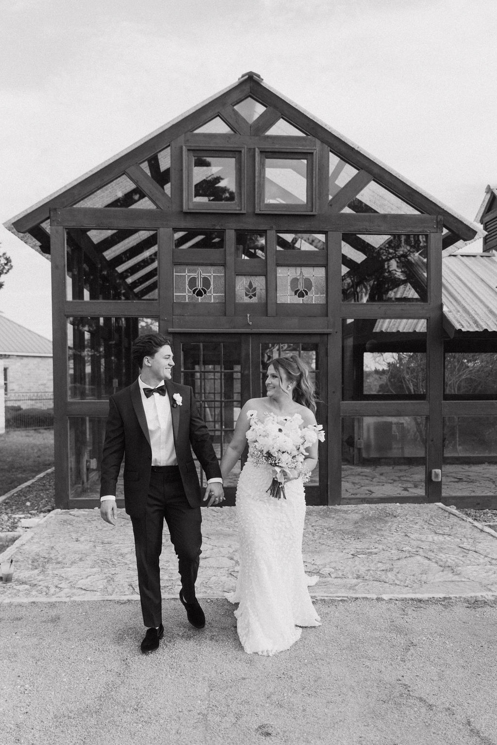 Black & White Ranch Wedding at Dos Palomas in Boerne | San Antonio Wedding