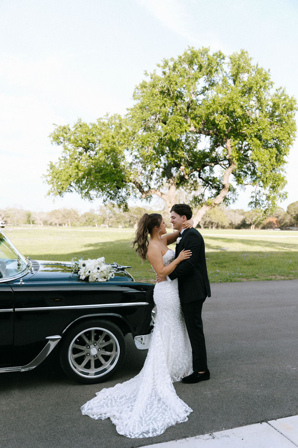 Black & White Ranch Wedding at Dos Palomas in Boerne | San Antonio Wedding