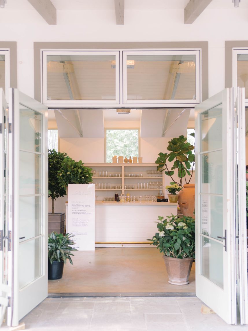 This Intimate All-White Wedding is the Definition of Timeless Elegance