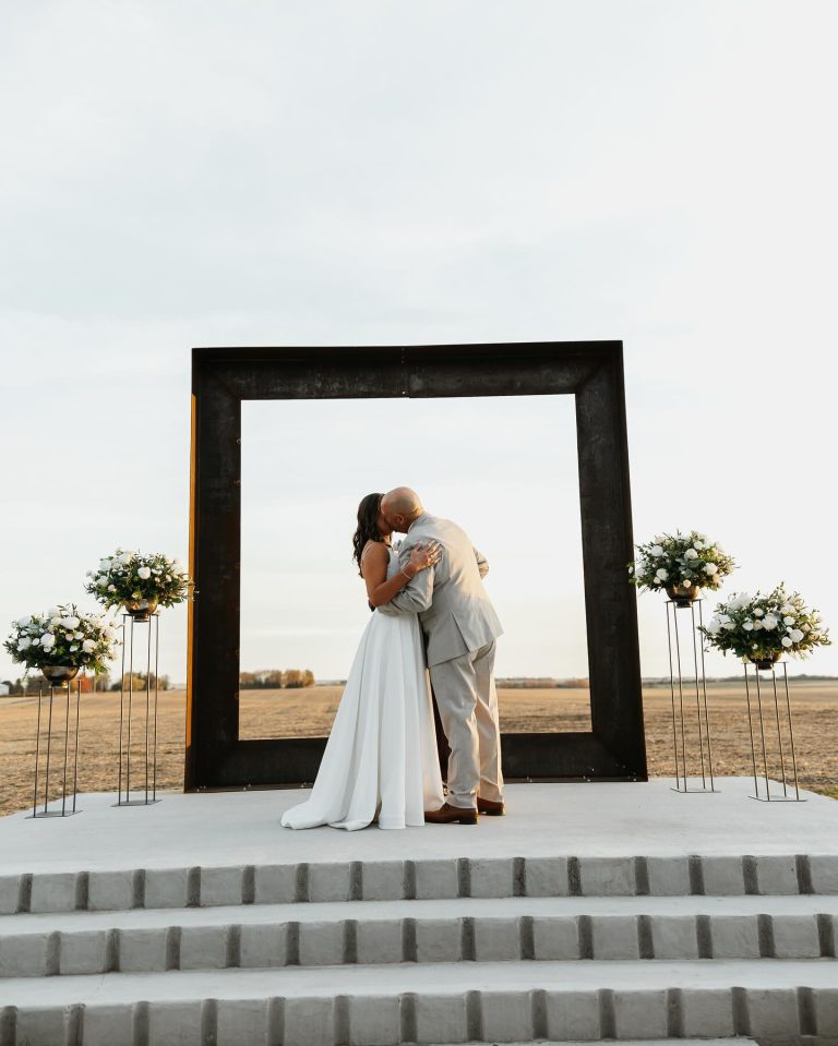 Erin & Brian’s Perfect Day - Wed Society® | Iowa - Wedding Planning ...