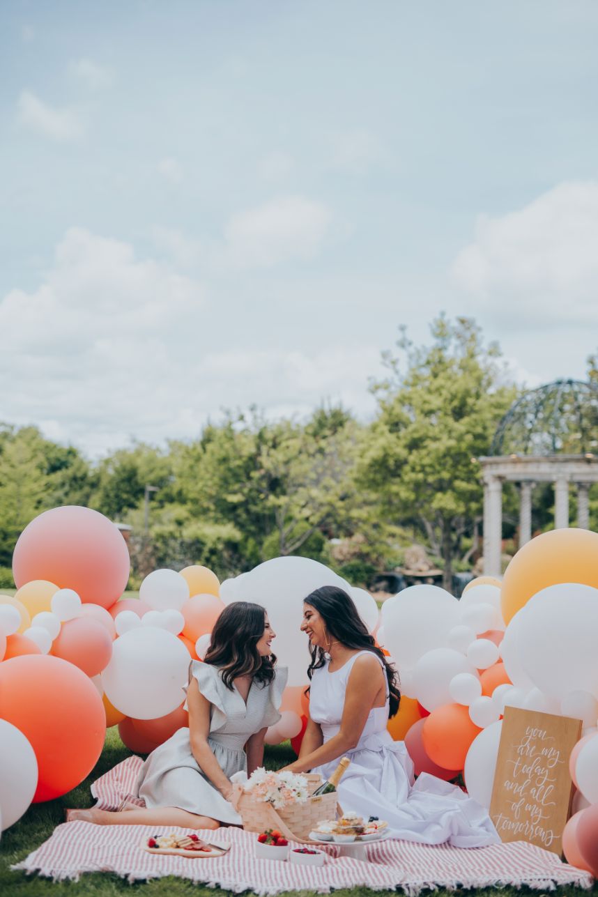 This Adorable Picnic Proposal Is Sweeter Than Pie