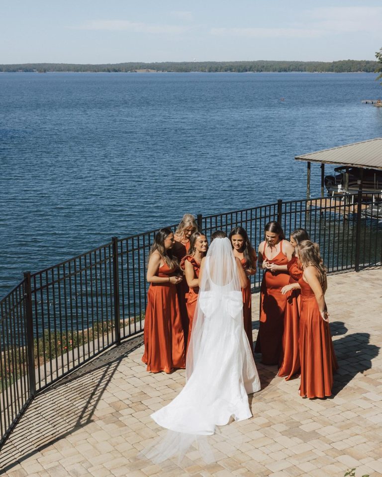 A Vibrant Fall Wedding: From Family Tunes To Pup-Crafted Cocktails ...