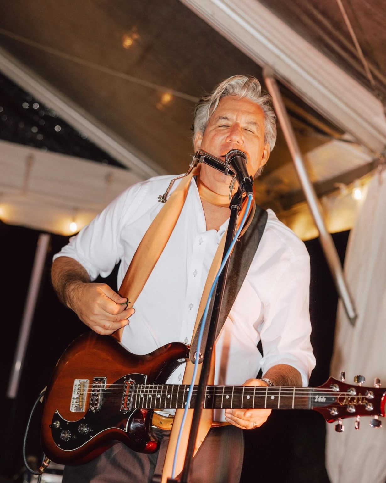 A Vibrant Fall Wedding: From Family Tunes To Pup-Crafted Cocktails ...