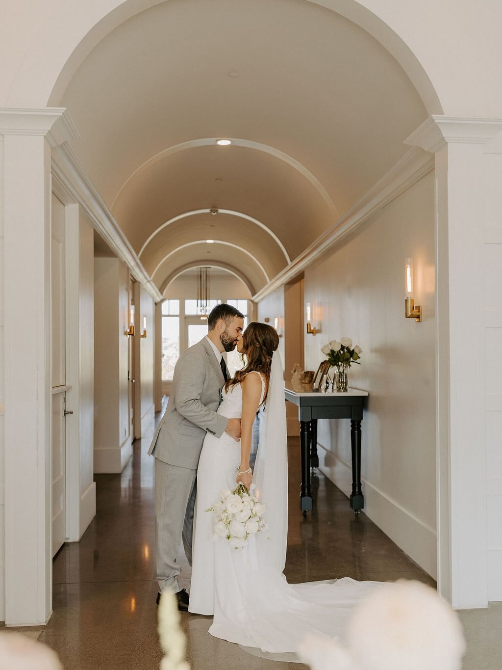 Anna + Charlie’s Romantic Celebration - Wed Society® | Iowa - Wedding ...