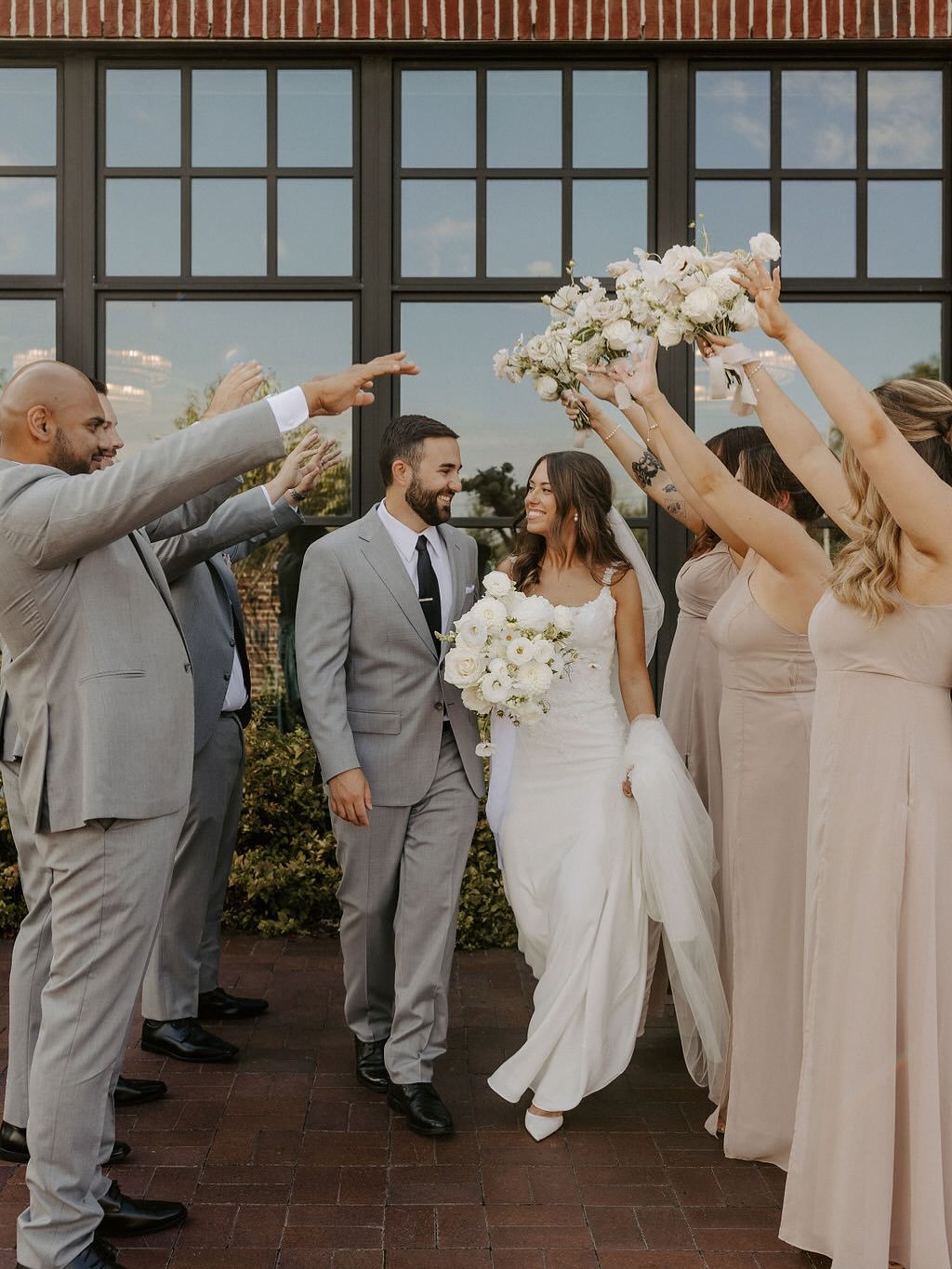 Anna + Charlie’s Romantic Celebration - Wed Society® | Iowa - Wedding ...