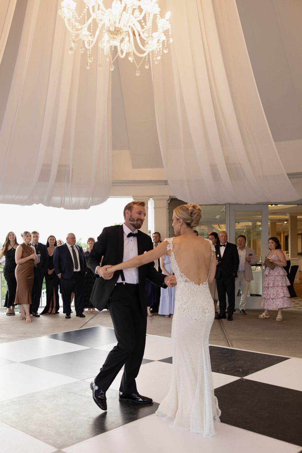 Timeless Elegance At The Country Club - Wed Society® | Iowa - Wedding ...